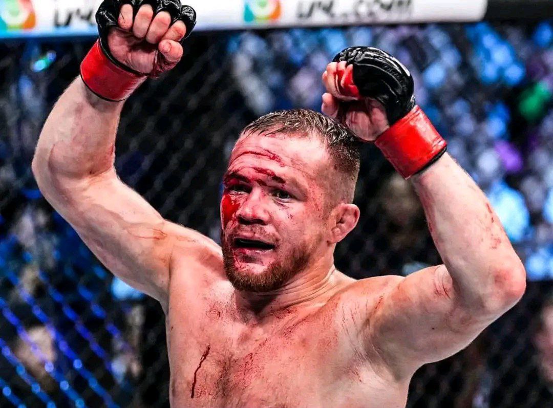 UFC 323 : Petr Yan déploie un spectacle de frappes magistral face à ...